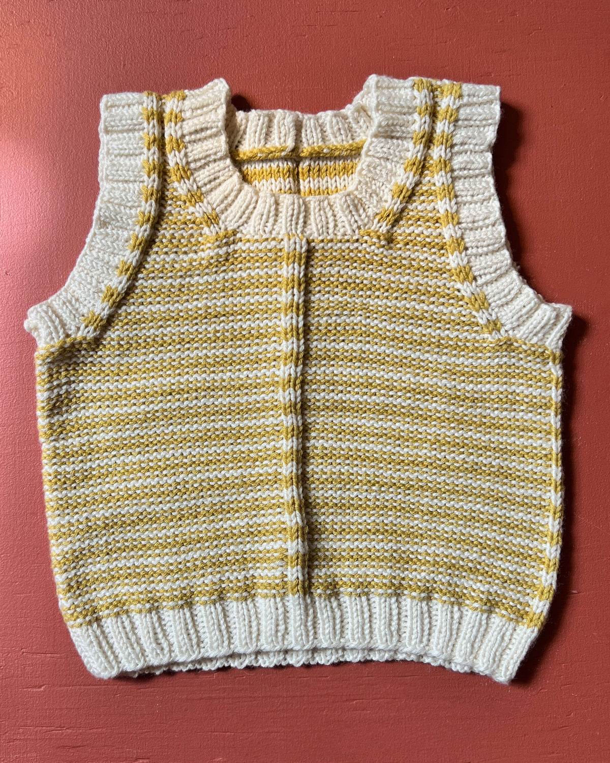 OPSKRIFT: Anholt Strik Slipover Baby | Kit Couture